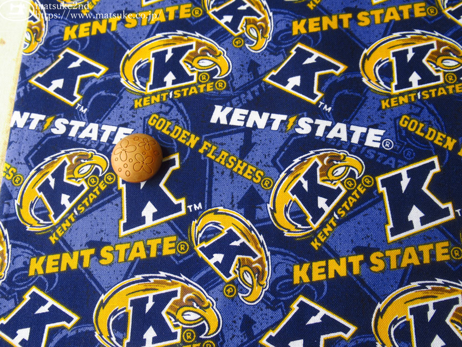 お買い得！【コットン USAプリント】 Kent State golden flashes ＊ Eagle ブルー